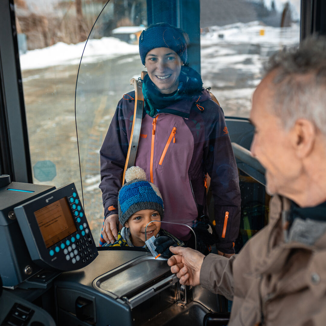 Entwertung und Fahrscheinkauf
